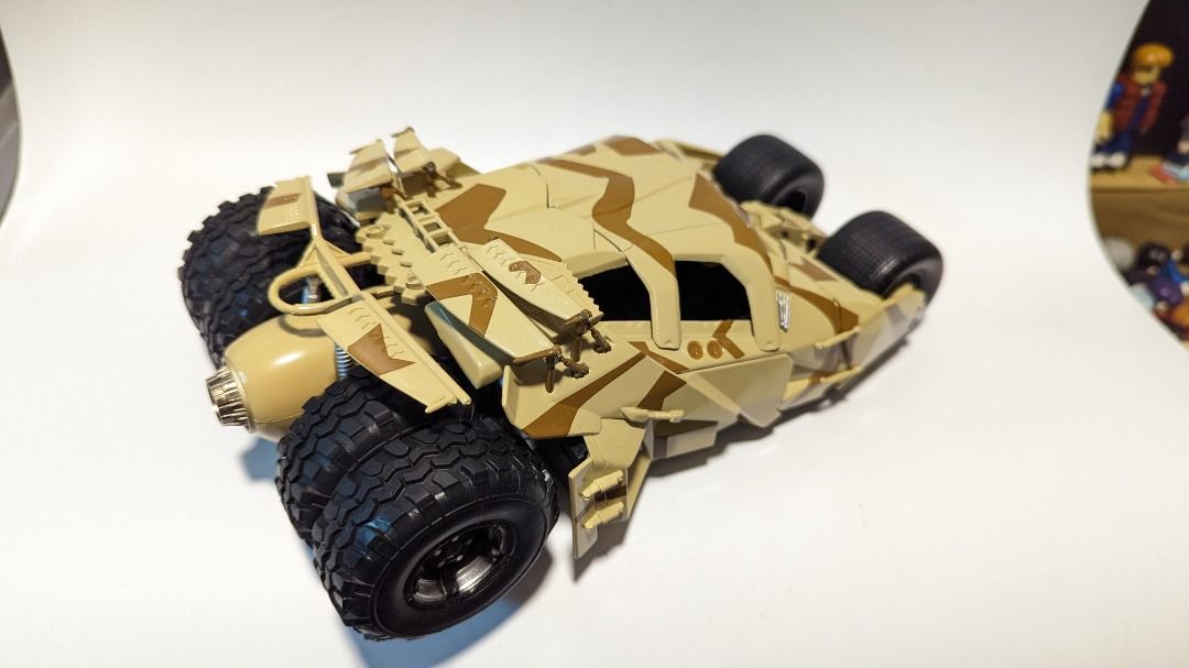 Hotwheels 1:18 Diecast BATMAN Batmobile Tumbler Bane Camo version The ...