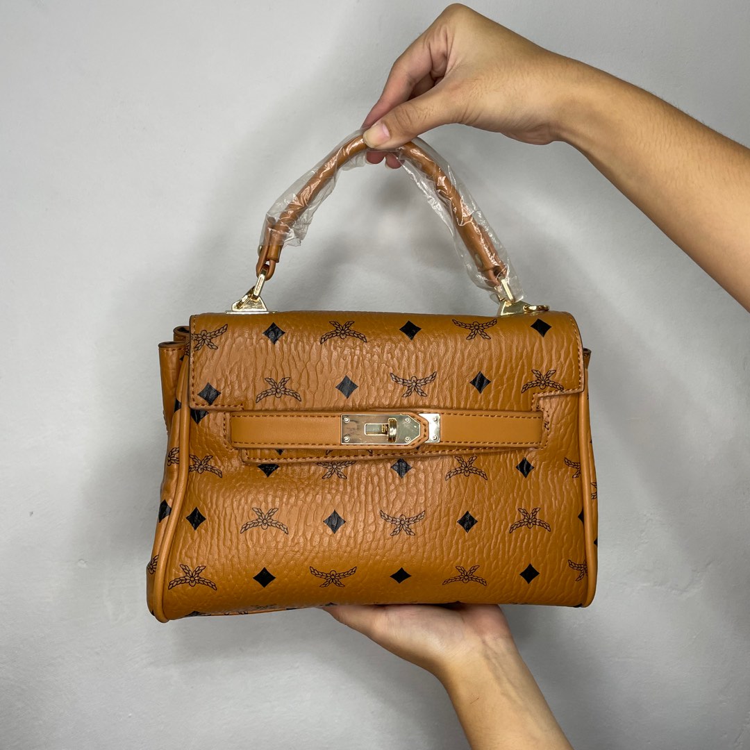 HOW R U Handbag w/ sling on Carousell