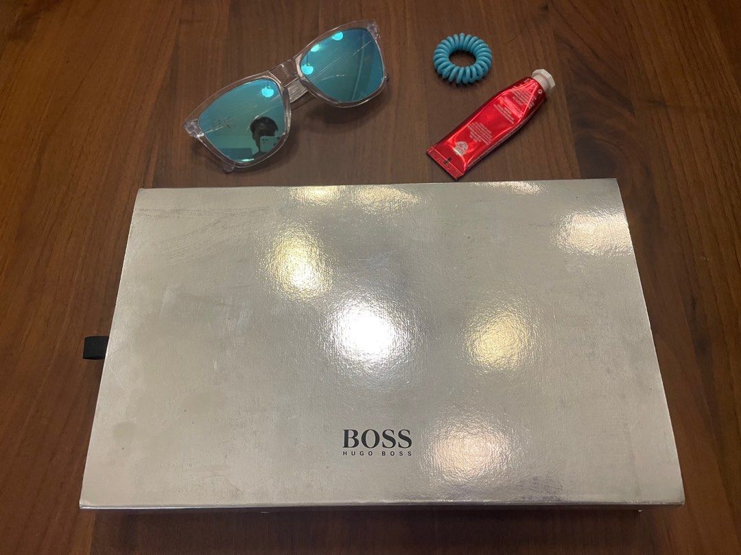 Hugo Boss Wallet & Cardholder Gift Set, Men's Fashion, Watches ...