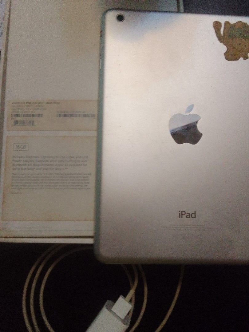 ORIGINAL IPAD MINI 1, Mobile Phones & Gadgets, Tablets, iPad on Carousell