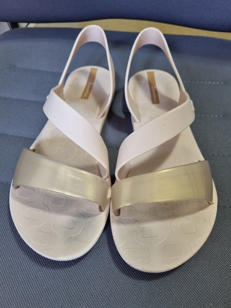 Ipanema beige sandals on Carousell