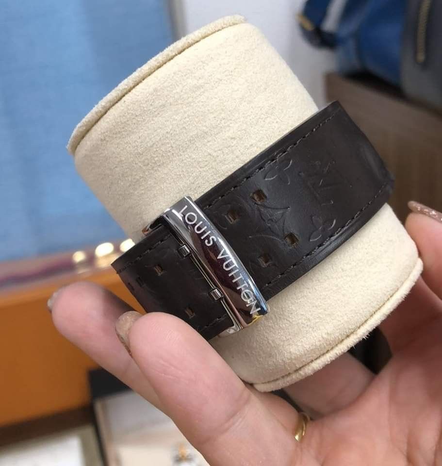 LOUIS VUITTON TAMBOUR LADY WATCH on Carousell