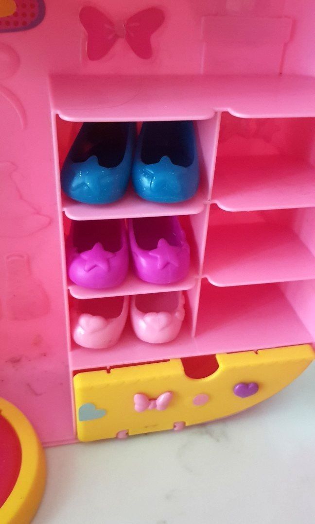Minnie Mouse Pop Star Singer Portable Wardrobe Dressing Room, Hobbies ...