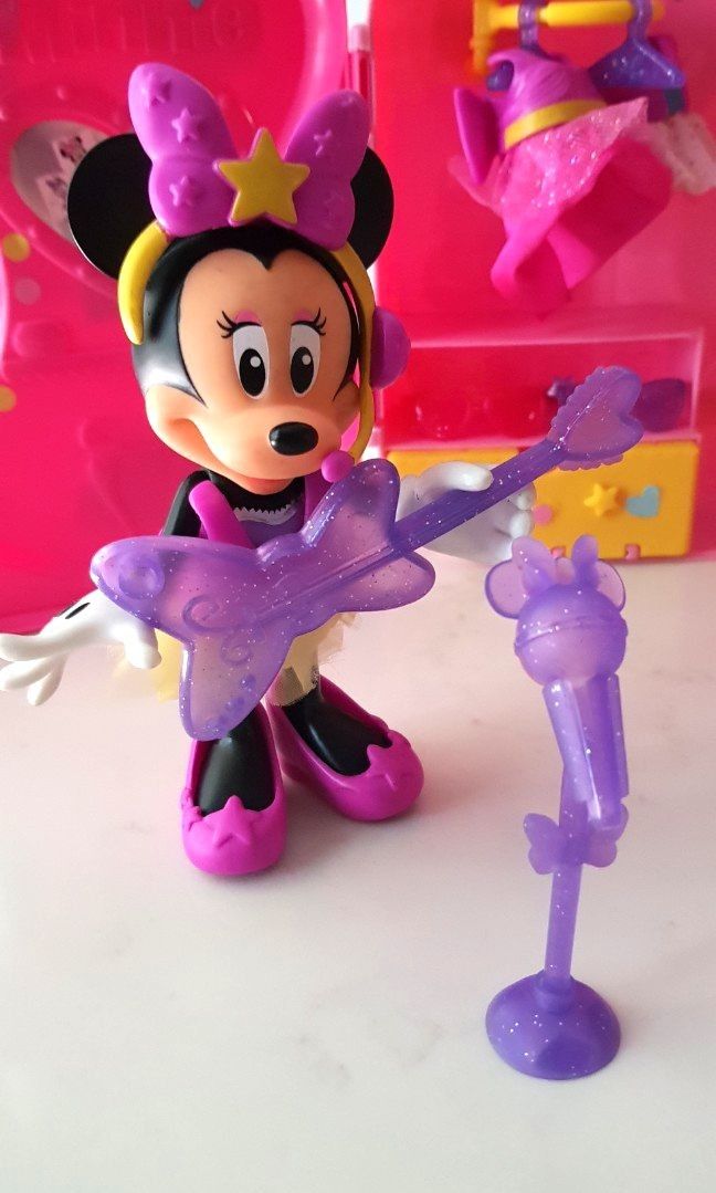 Minnie Mouse Pop Star Singer Portable Wardrobe Dressing Room, Hobbies ...