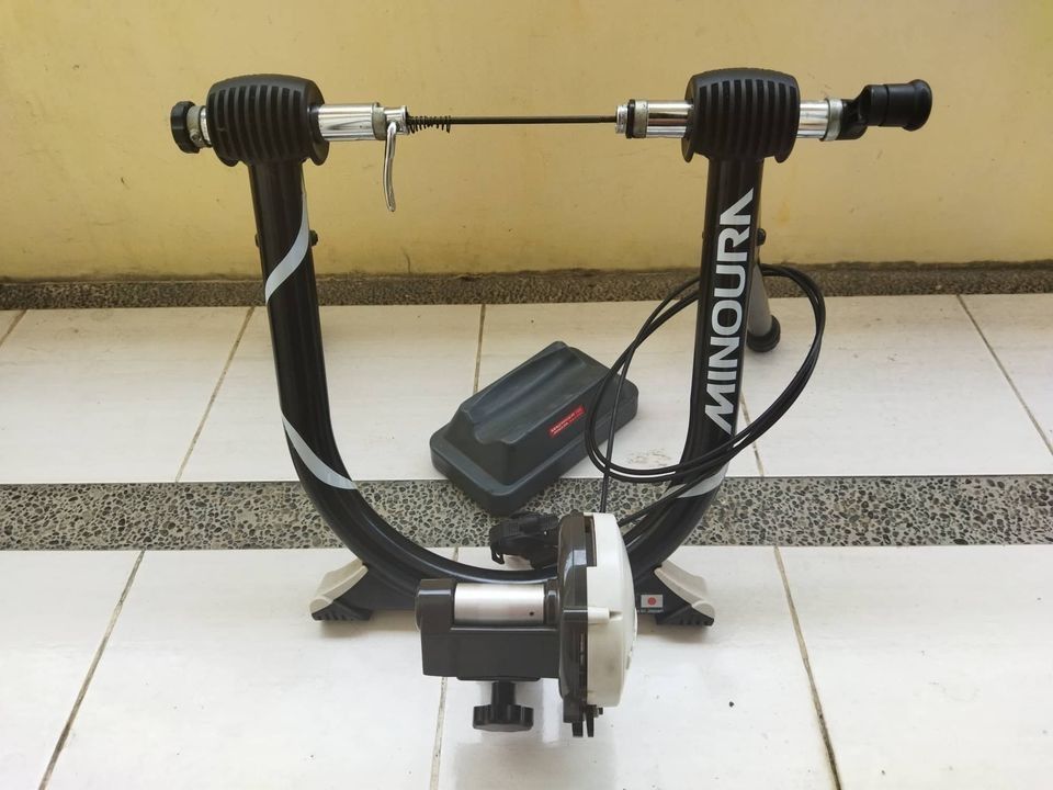 Minoura B60r (Remote) Bike Trainer, Sports Equipment, Exercise ...