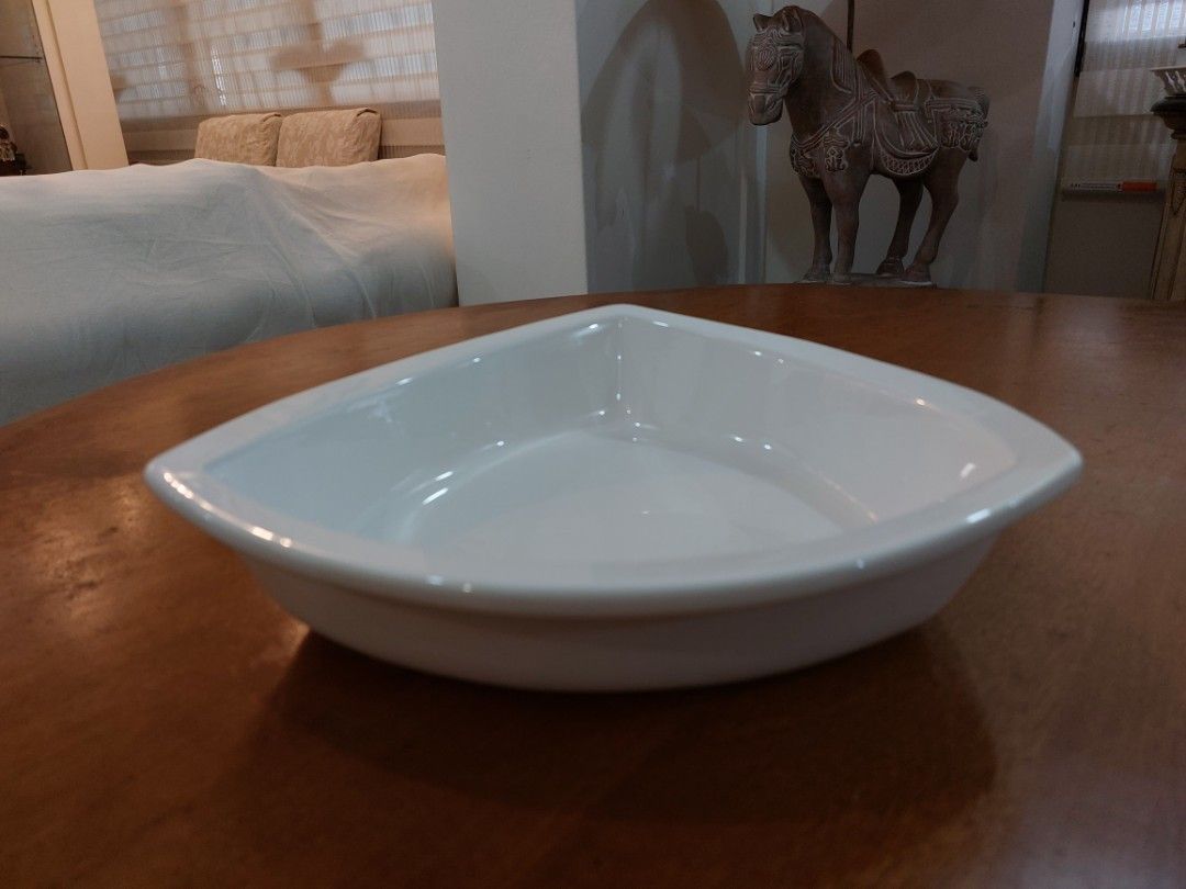 Modern Triangular porcelain pasta salad serving dish bowl white cream ...