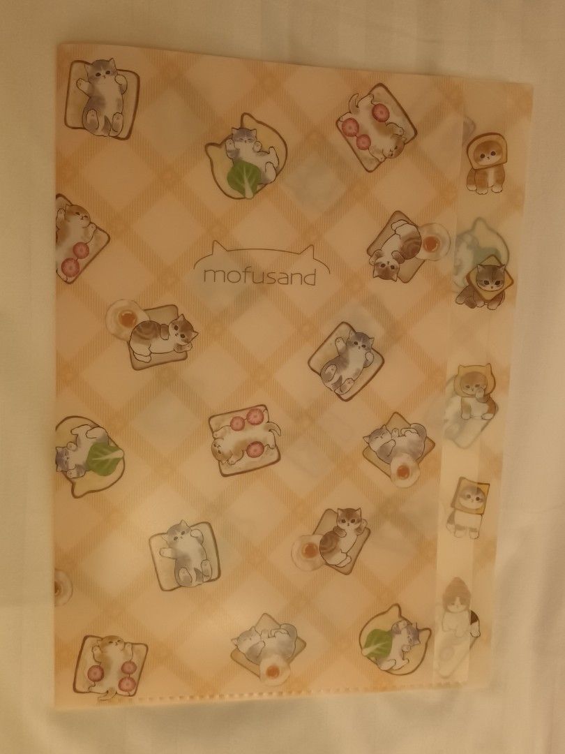 Mofusand 5層file (A4 size), 興趣及遊戲, 書本 & 文具, 雜誌及其他 - Carousell