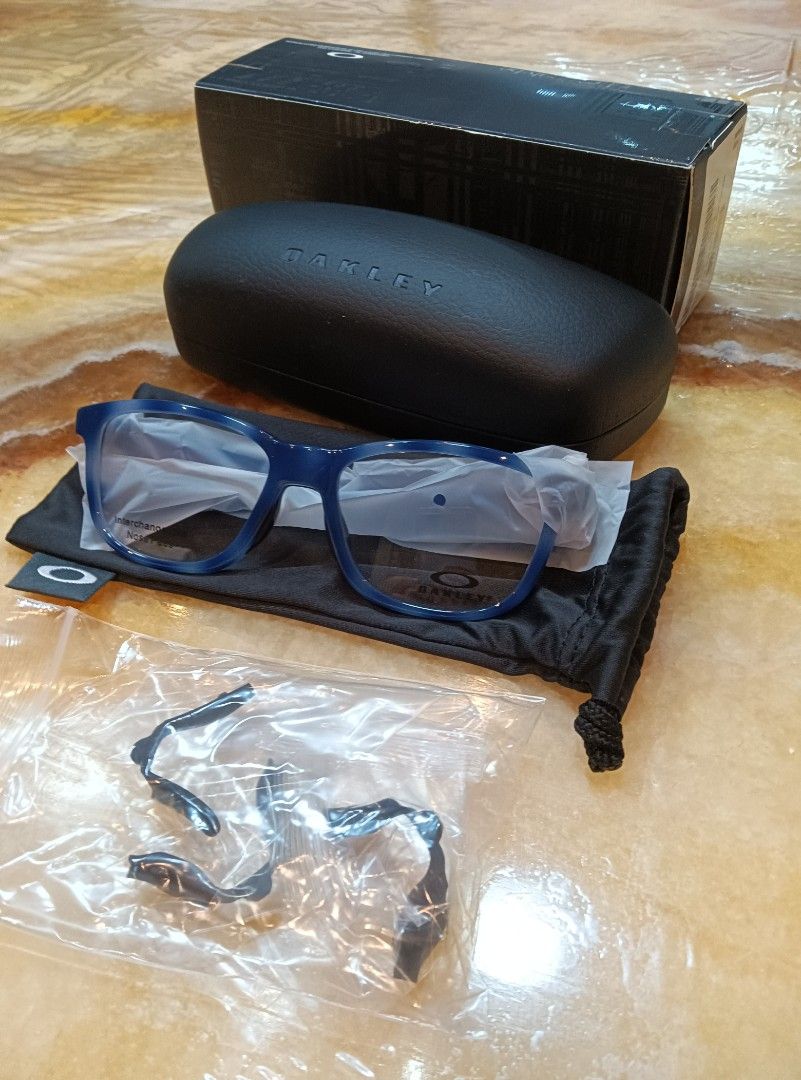 Oakley OX8106 Cross Step Eyeglasses, Men's Fashion, Watches ...