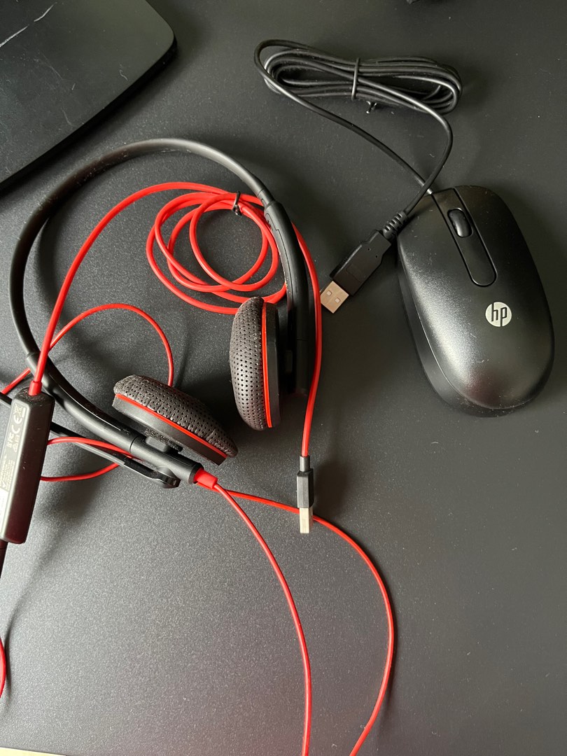 Plantronics headset and HP mouse, Audio, Headphones & Headsets on Carousell