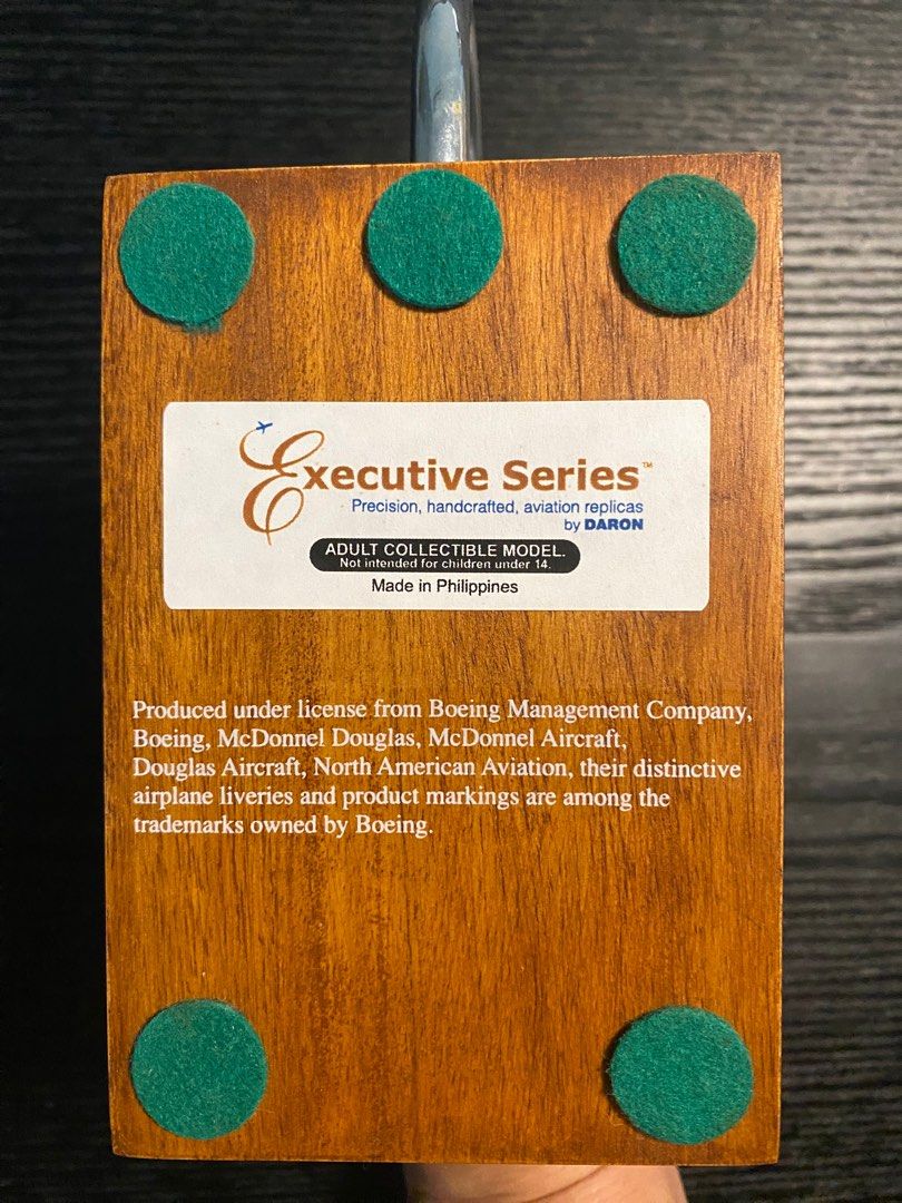 [RARE] EXECUTIVE SERIES - Scale: 1/200 NASA Endeavour Space Shuttle ...