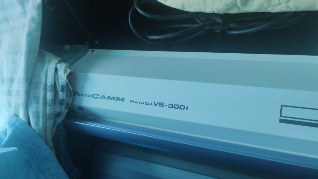 Roland VersaCAMM VSi Series Wide-Format Digital Printer/Cutter ...