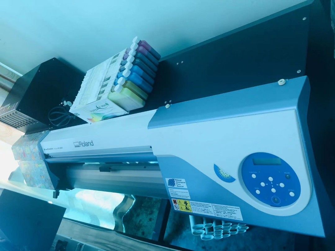 Roland VersaCAMM VSi Series Wide-Format Digital Printer/Cutter ...