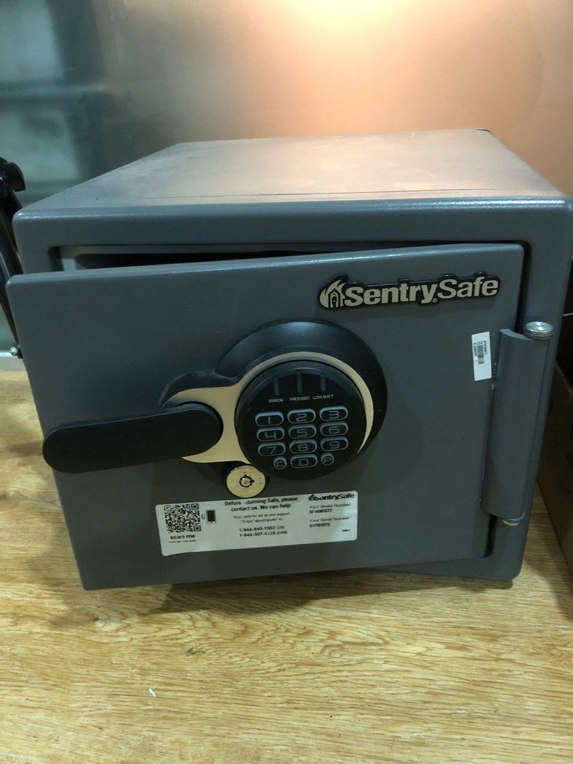 Sentry Box, Furniture & Home Living, Security & Locks, Safe on Carousell