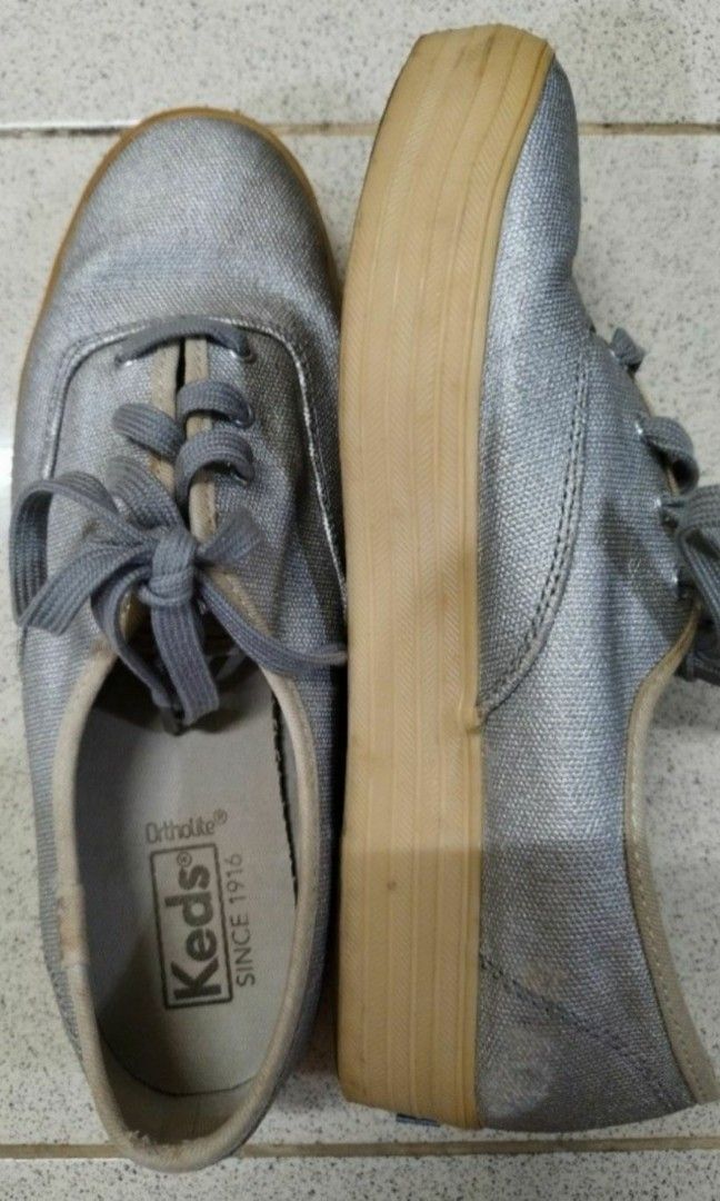 Sepatu keds grey original, Fesyen Wanita, Sepatu di Carousell