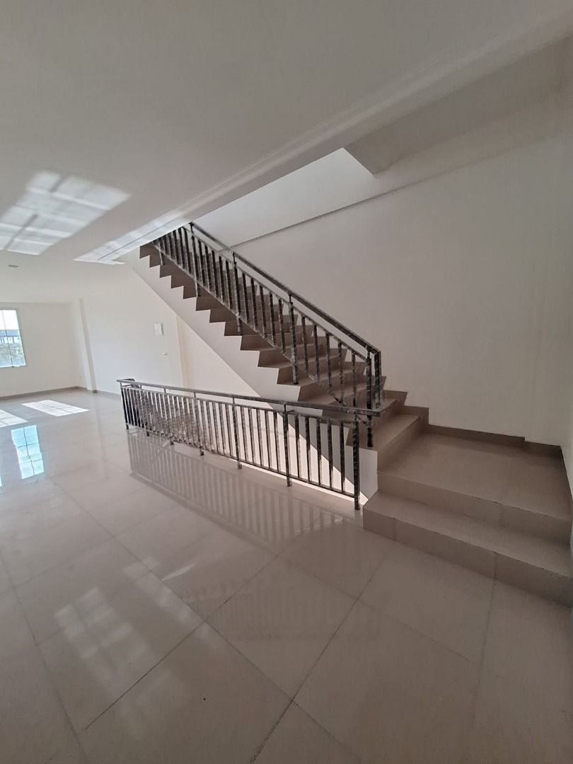 sewa ruko 3 lantai PIK 2 Boston Riverview, Properti, Rental di Carousell