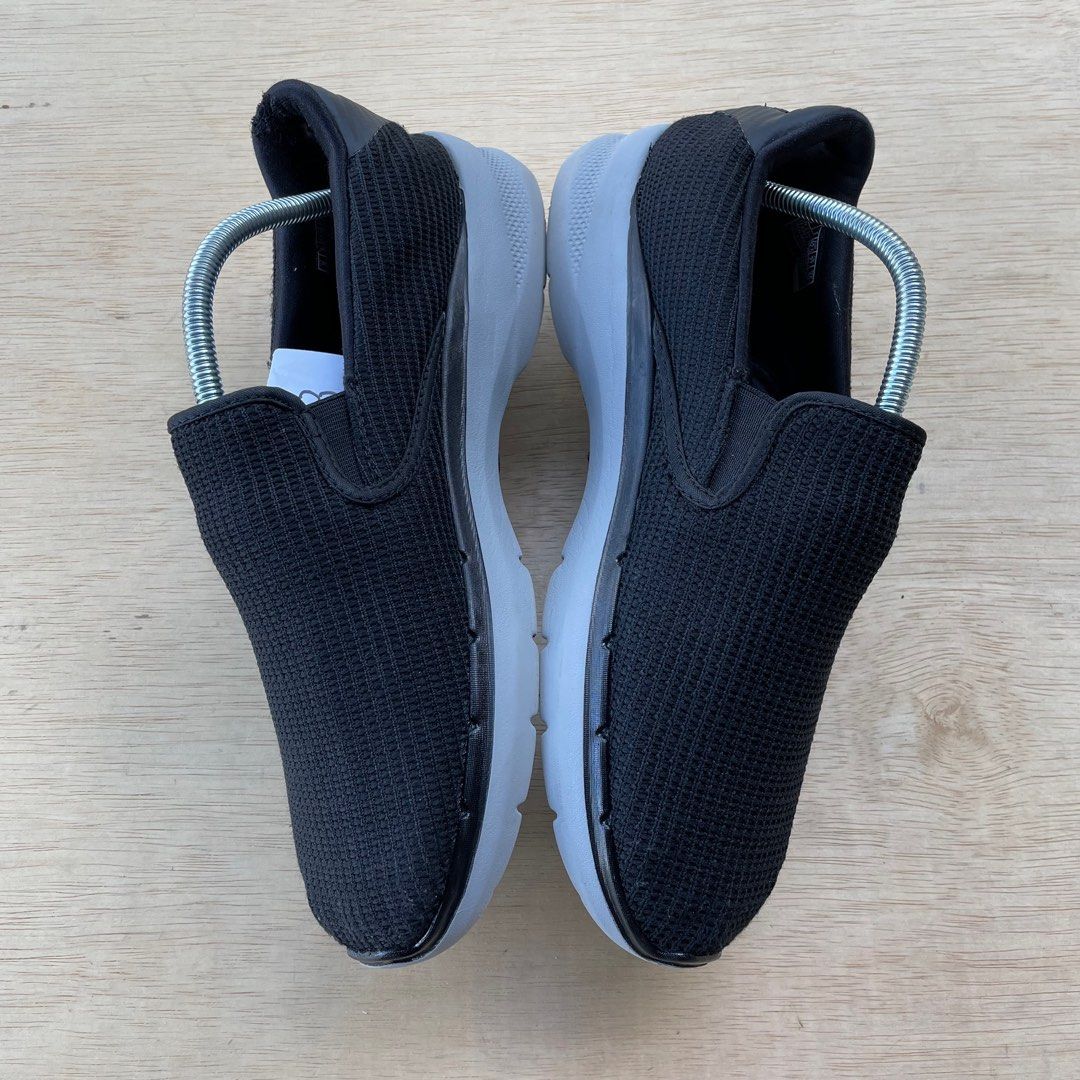 Skechers Slip-0n Hyper Pillars (8UK) - RM1OO, Men's Fashion, Footwear ...