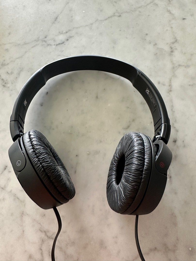 Sony wired headphone MDR-ZX110, Audio, Headphones & Headsets on Carousell