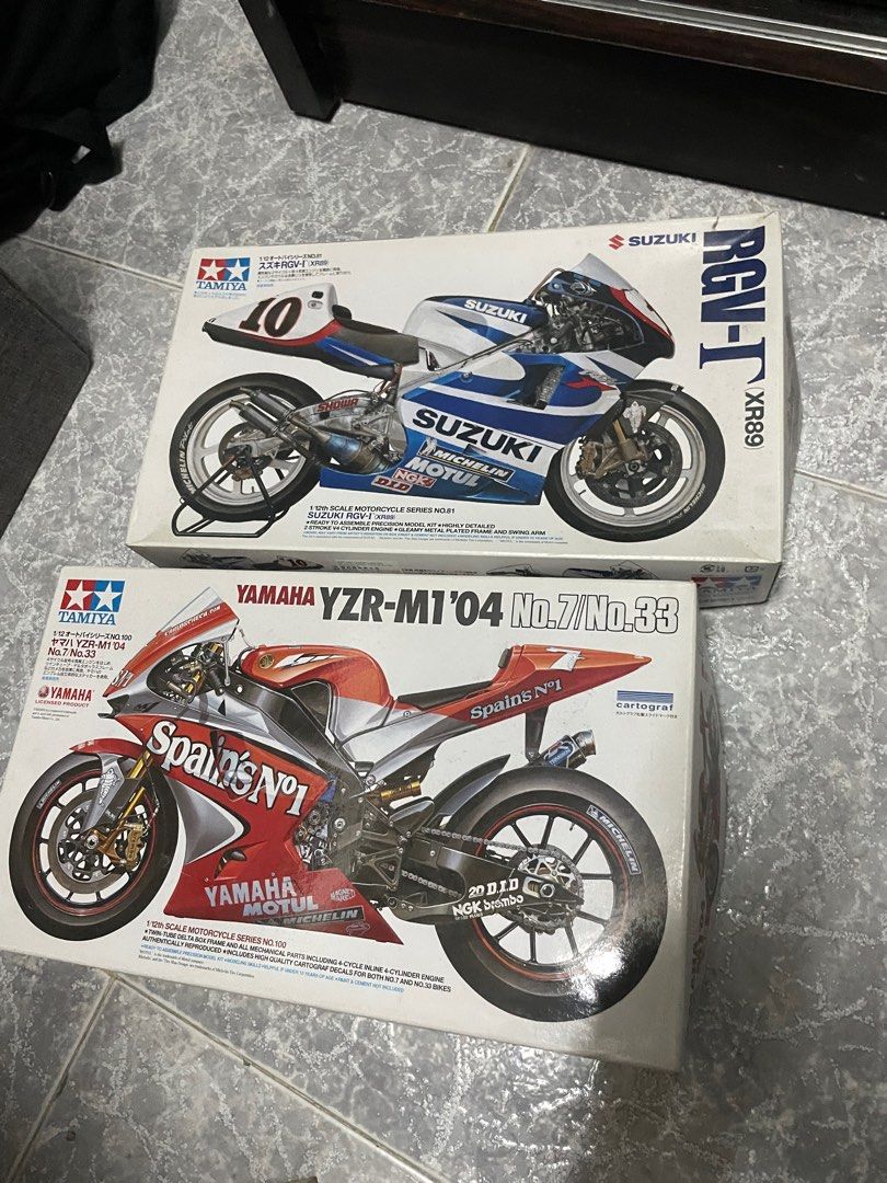 TAMIYA 1/12 YAMAHA M1 +SUZUKI RGV, 興趣及遊戲, 玩具 & 遊戲類 - Carousell