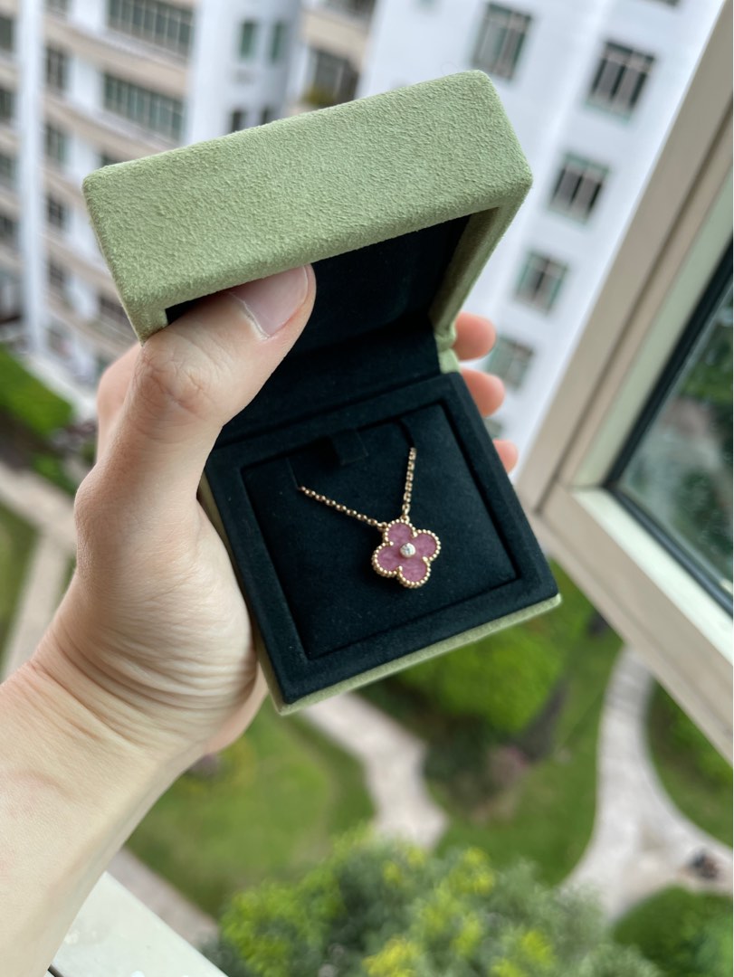 Van Cleef & Arpels VCA Holiday Pendant Vintage Alhambra Rhodonite ...