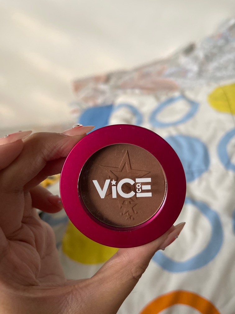 Vice cosmetics contour - Confeerm on Carousell
