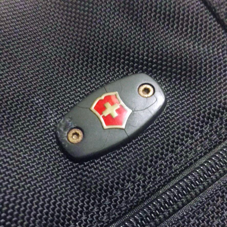 Victorinox Precision Gear Swiss Army Laptop Messenger Crossbody Bag ...