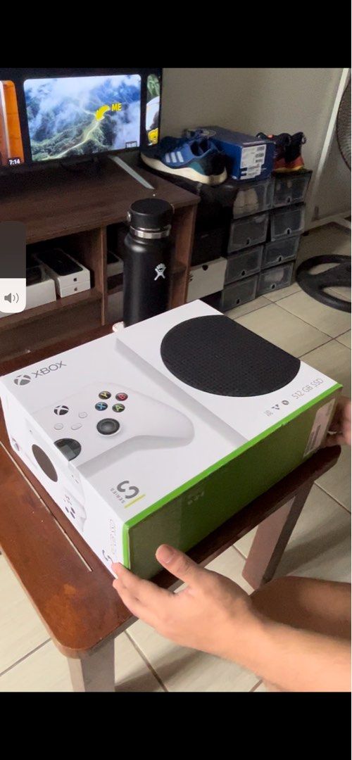 Xbox series S + controllers and games (2k23, Jedi fallen order, Assasin ...