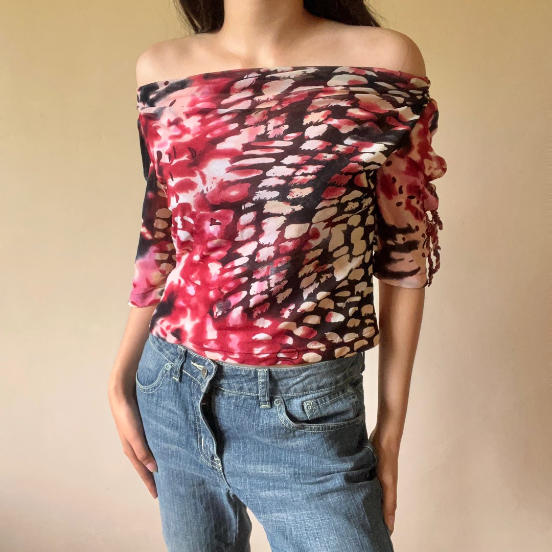 Y2K Red Bird Wing Design Quarter Sleeves Top on Carousell