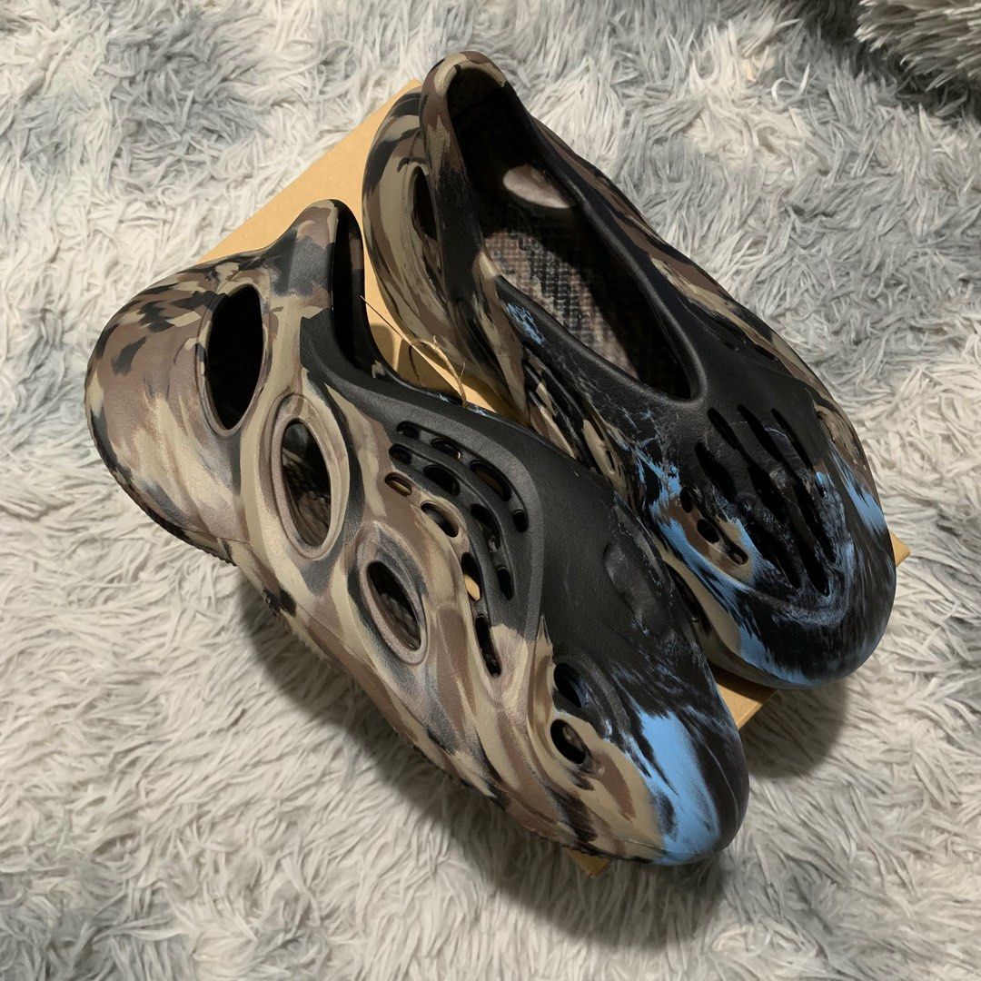 Yeezy foam runners mx cinder, Men's Fashion, Footwear, Sneakers on ...