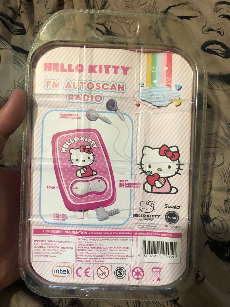 未拆封 早期 二手 KT hello kitty 廣播 fm 隨身 收音機, 書籍、休閒與玩具, 收藏、紀念品, 其他古董在旋轉拍賣