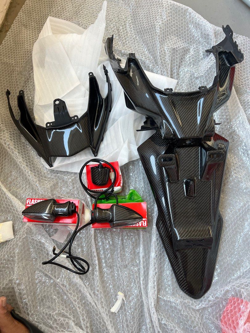 Aerox v1/ v2 rear complete set carbon Kevlar , Motorcycles, Motorcycle ...