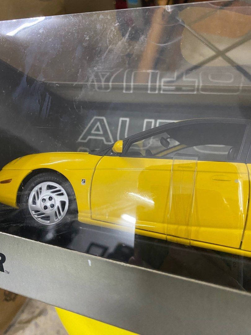Autoart Contemporary Saturn SC2 3-Door Coupé - Yellow (1:18 scale ...