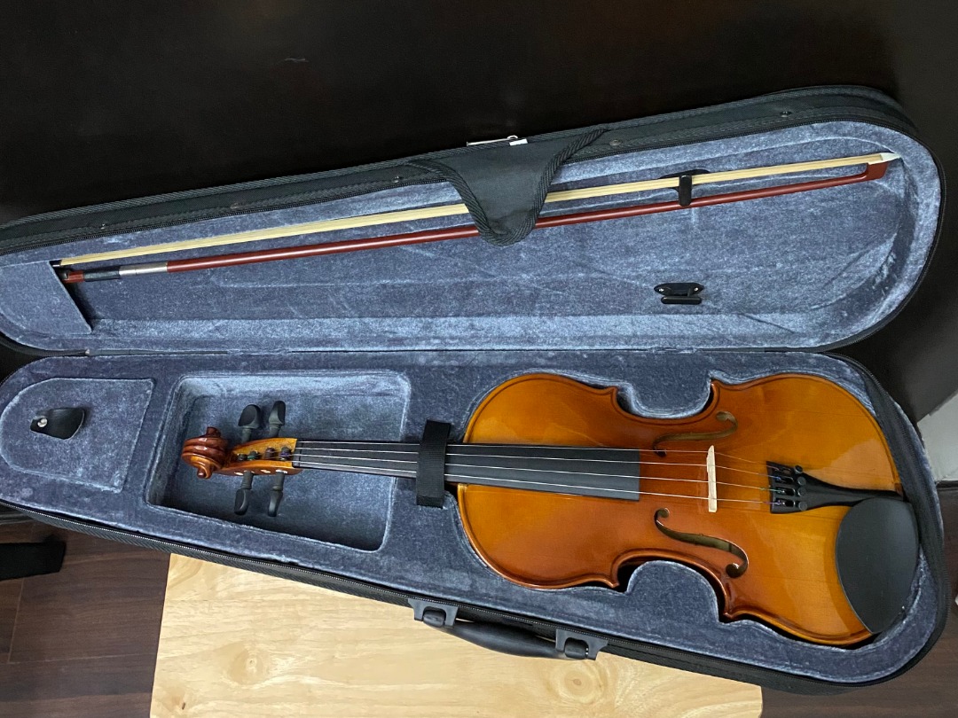 Bachendorff Violin (RV-205 4/4), Hobbies & Toys, Music & Media, Musical ...