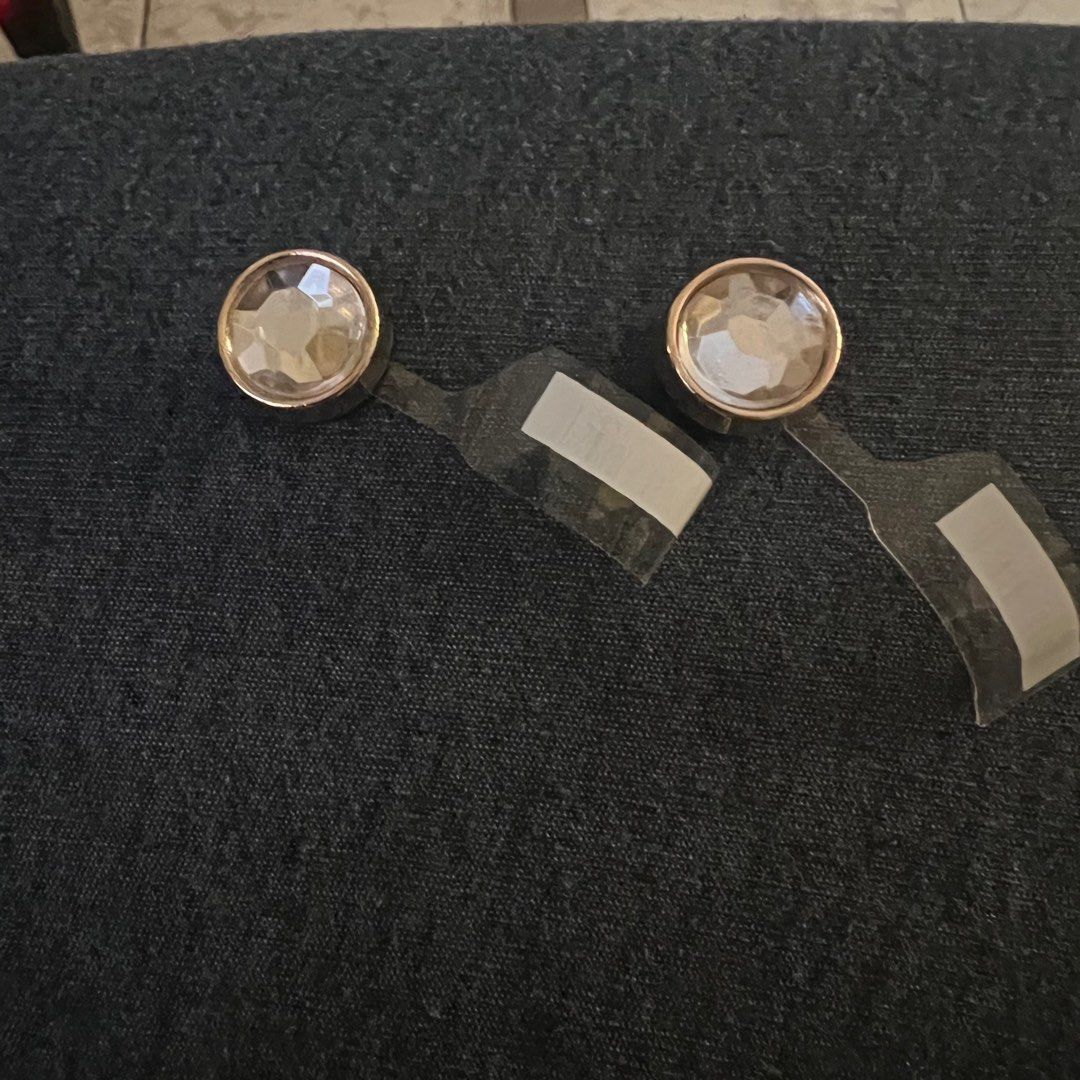 Crocs jibbitz - clear gem BUNDLE on Carousell