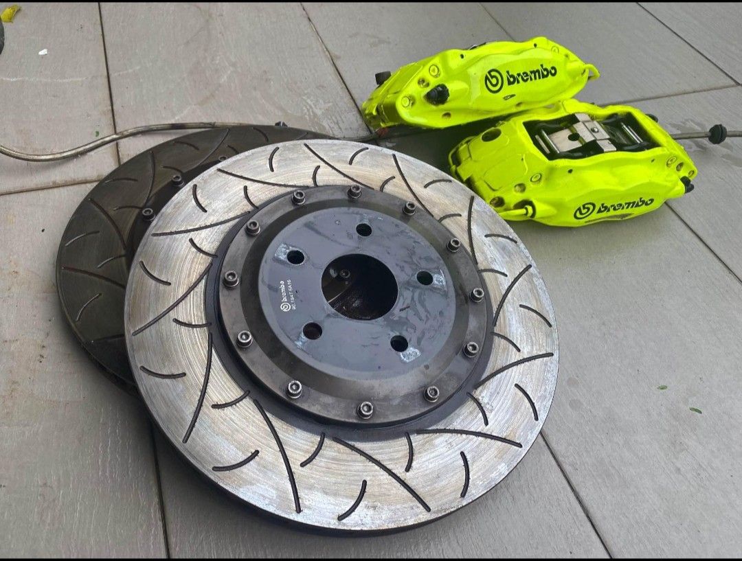 F50 Brembo 4 pot caliper, Car Accessories, Accessories on Carousell