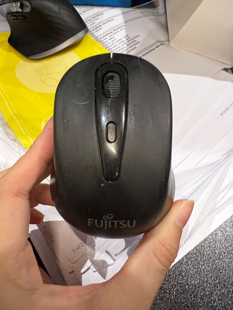 Fujitsu Wireless Mouse 無線滑鼠, 電腦＆科技, 電腦周邊及配件, 電腦滑鼠及相關產品 - Carousell
