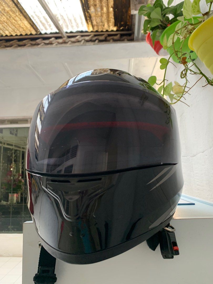 Helm YAMAHA asli, Barang Yang Dicari di Carousell
