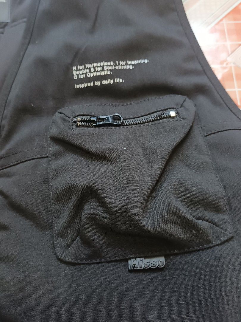 HISSO cest, Men's Fashion, Coats, Jackets and Outerwear on Carousell