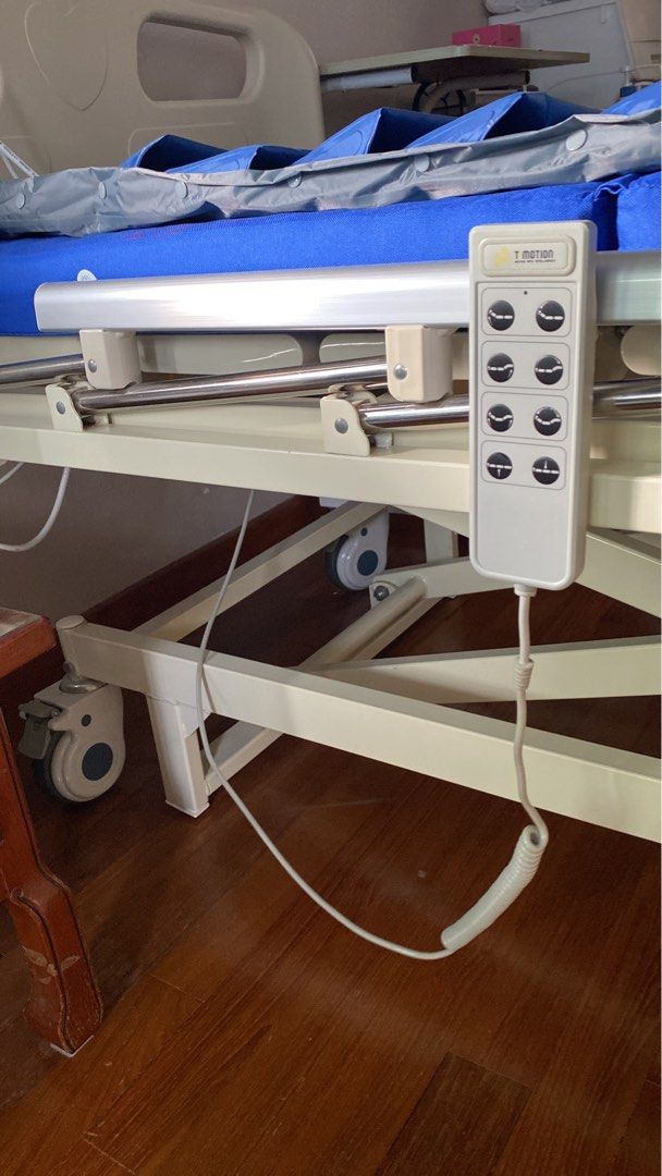 Hospital Bed plus air mattress, Health & Nutrition, Assistive ...