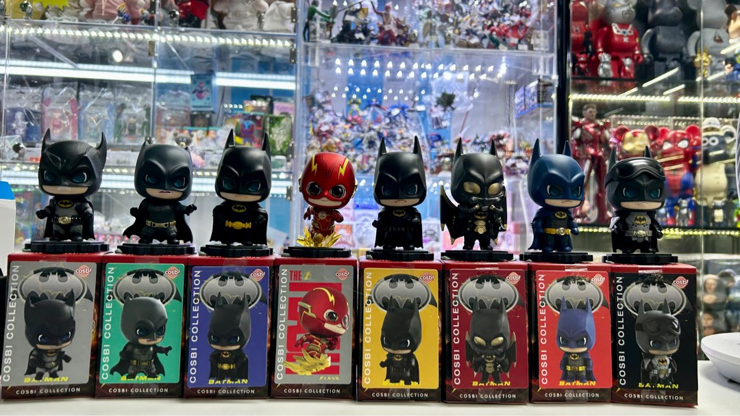 Hottoys cosbi Batman the flash, 興趣及遊戲, 玩具 & 遊戲類 - Carousell