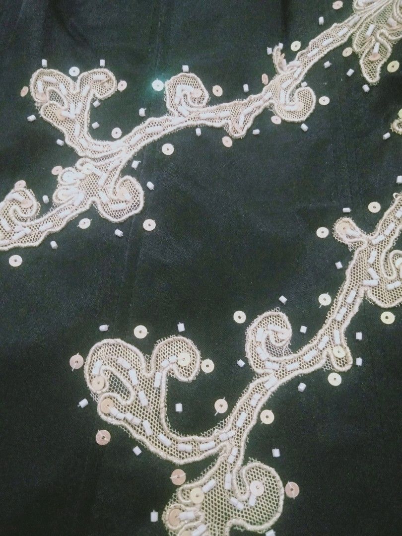 Kamisol hitam payet, Fesyen Wanita, Pakaian Wanita, Atasan di Carousell