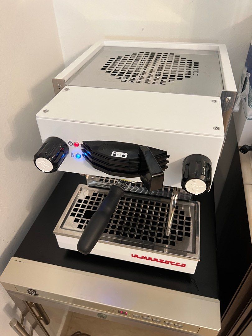 LaMarzocco Linea Mini (White 2022) - Under warranty, TV & Home ...