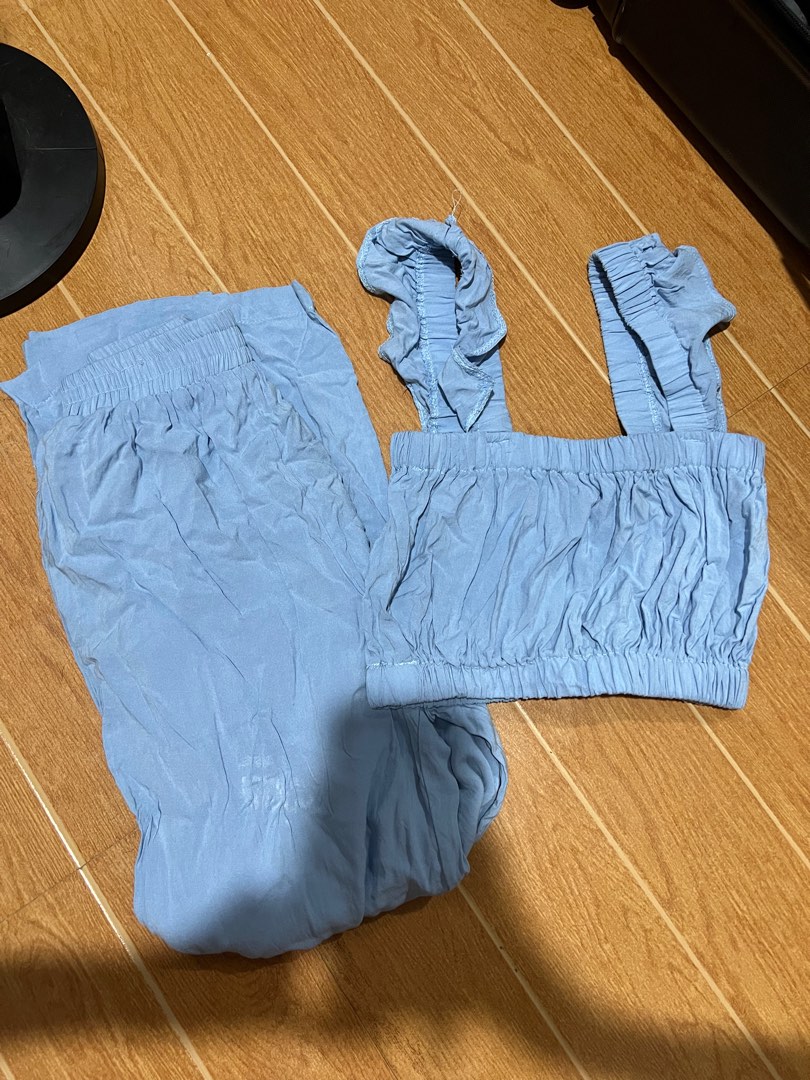 light blue coordinates on Carousell