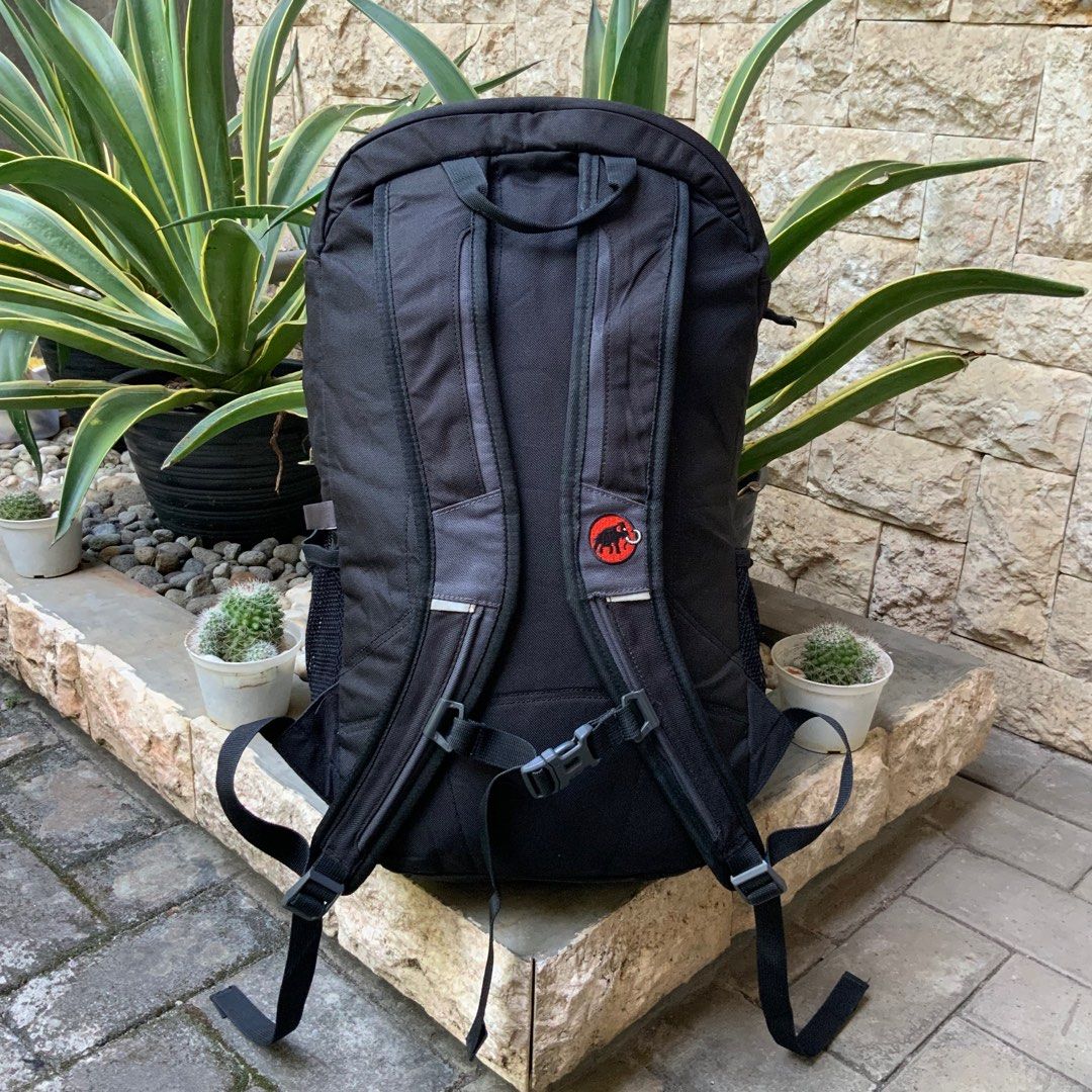MAMMUT XERON ELEMENT 22L BACKPACK, Fesyen Pria, Tas & Dompet , Ransel di Carousell