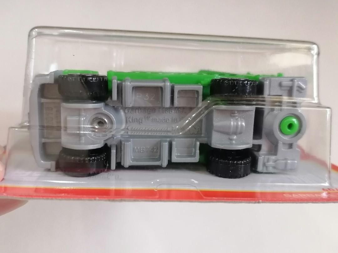 Matchbox 2021 MBX Metro Garbage King - White n Green, Hobbies & Toys ...