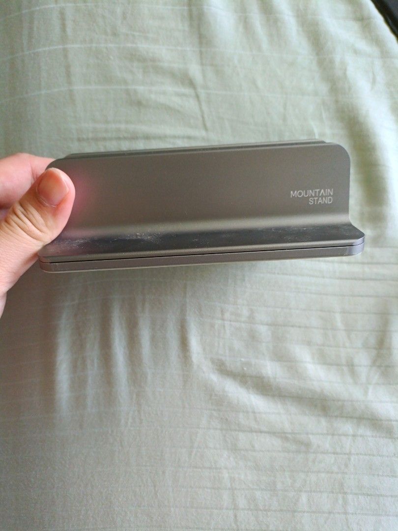 Mountain stand vertical laptop, Computers & Tech, Laptops & Notebooks ...