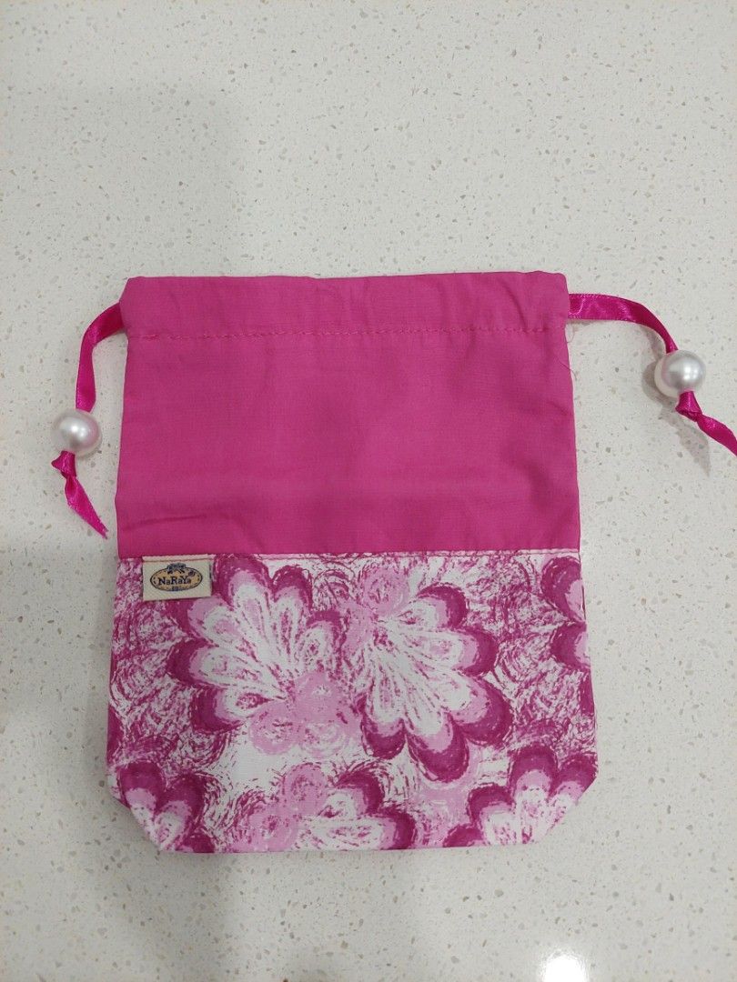 Naraya Tissue Case, Hobbies & Toys, Travel, Travel Essentials ...