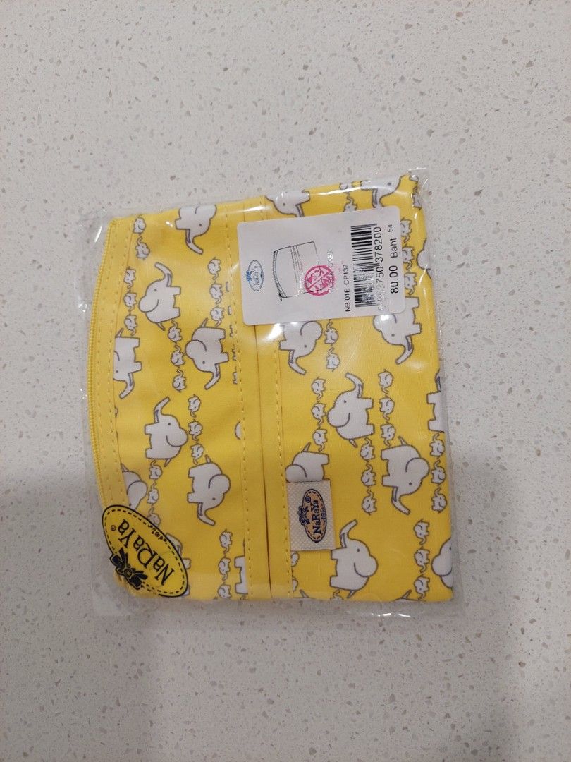 Naraya Tissue Case, Hobbies & Toys, Travel, Travel Essentials ...