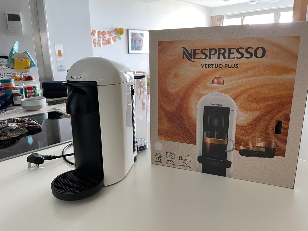 Nespresso Vertuo Plus - white, TV & Home Appliances, Kitchen Appliances ...