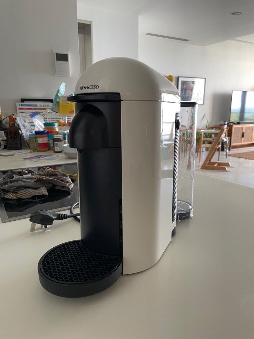 Nespresso Vertuo Plus - white, TV & Home Appliances, Kitchen Appliances ...