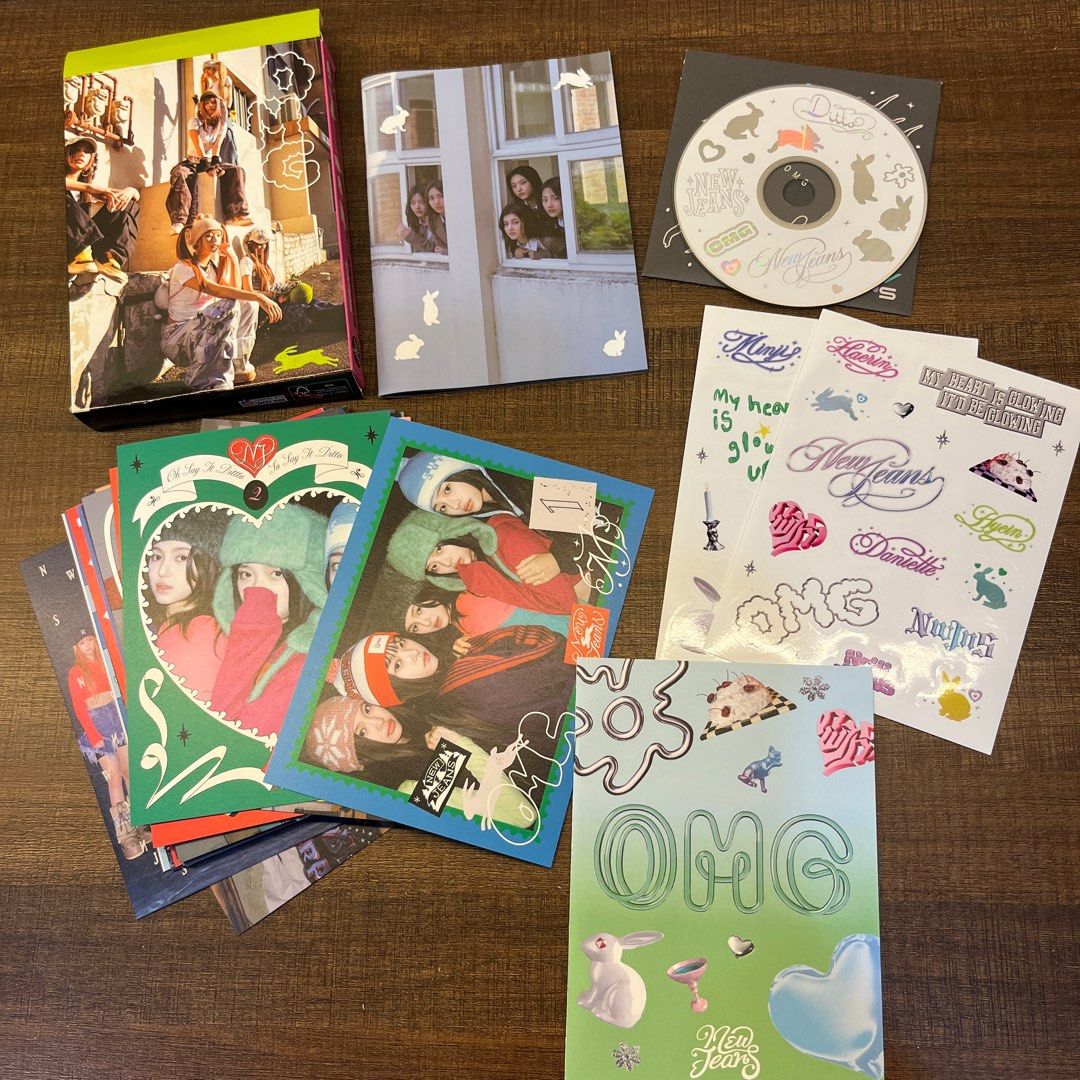 NEWJEANS ALBUM OMG DITTO (UNSEALED) GROUP VERSION, Hobbies & Toys ...